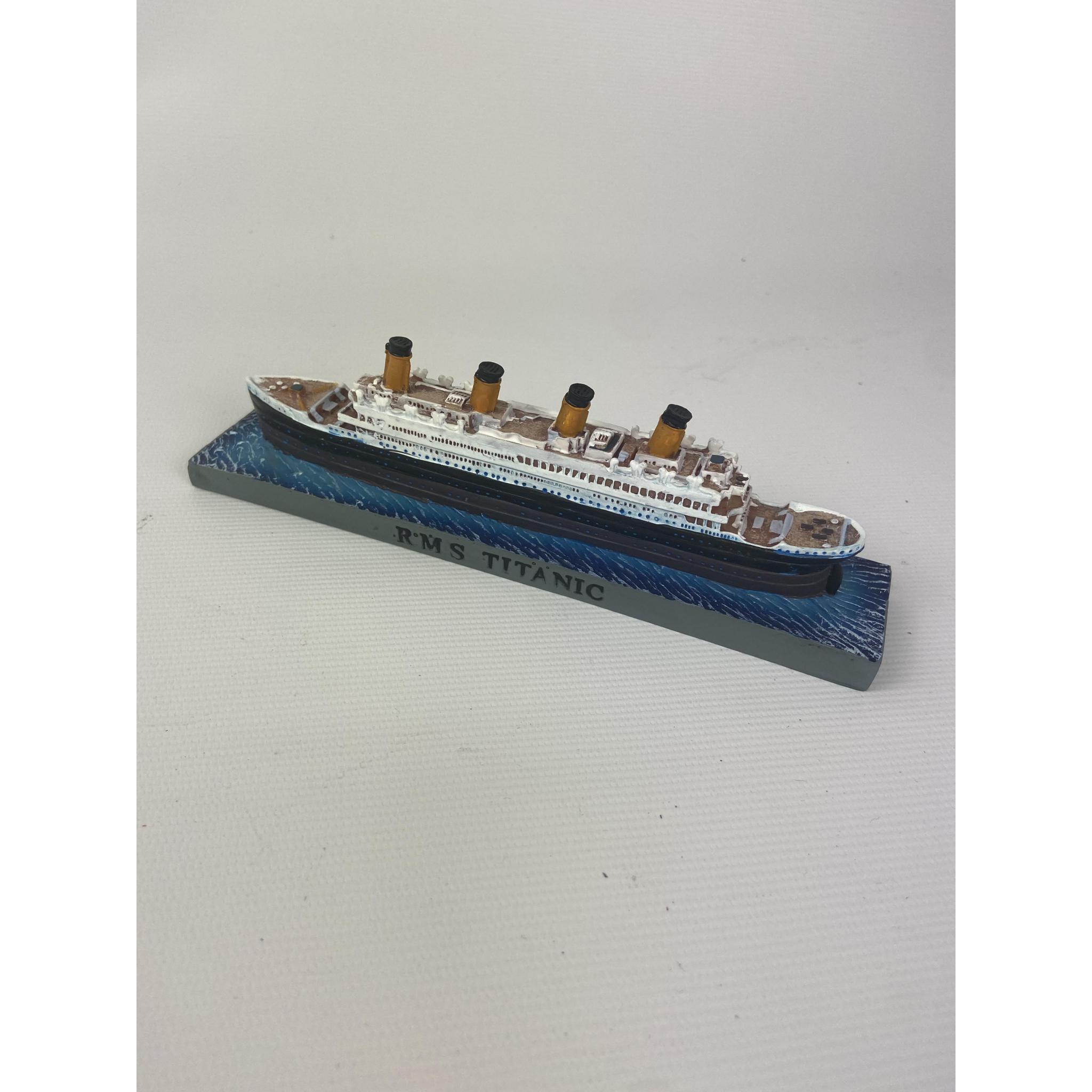 Small Titanic Model
